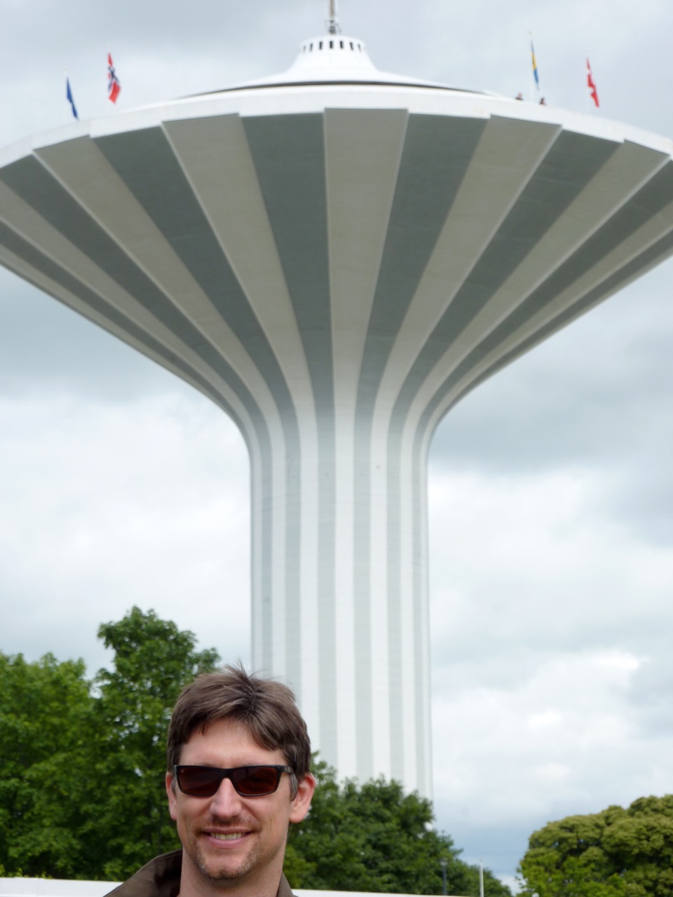 Allen World Tour 2009-10 » Pic of the Day: June 17